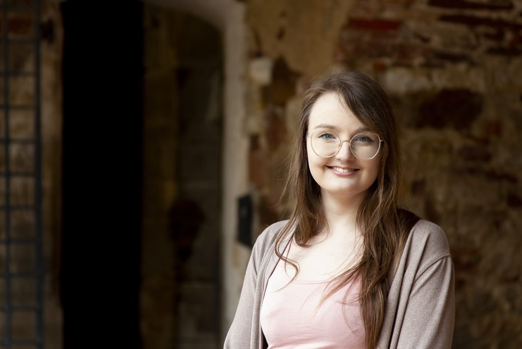 Lisa Rother, Neue Mitarbeiterin bei tecmotion - tecmotion - industrial ...